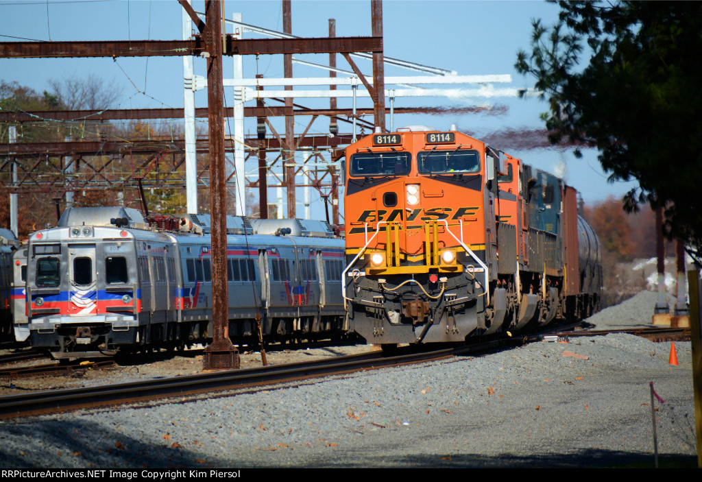BNSF 8114 CSX Train K040 Crude Oil Loads